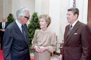 Author explores ties between mobsters and U.S. presidents - The Mob Museum