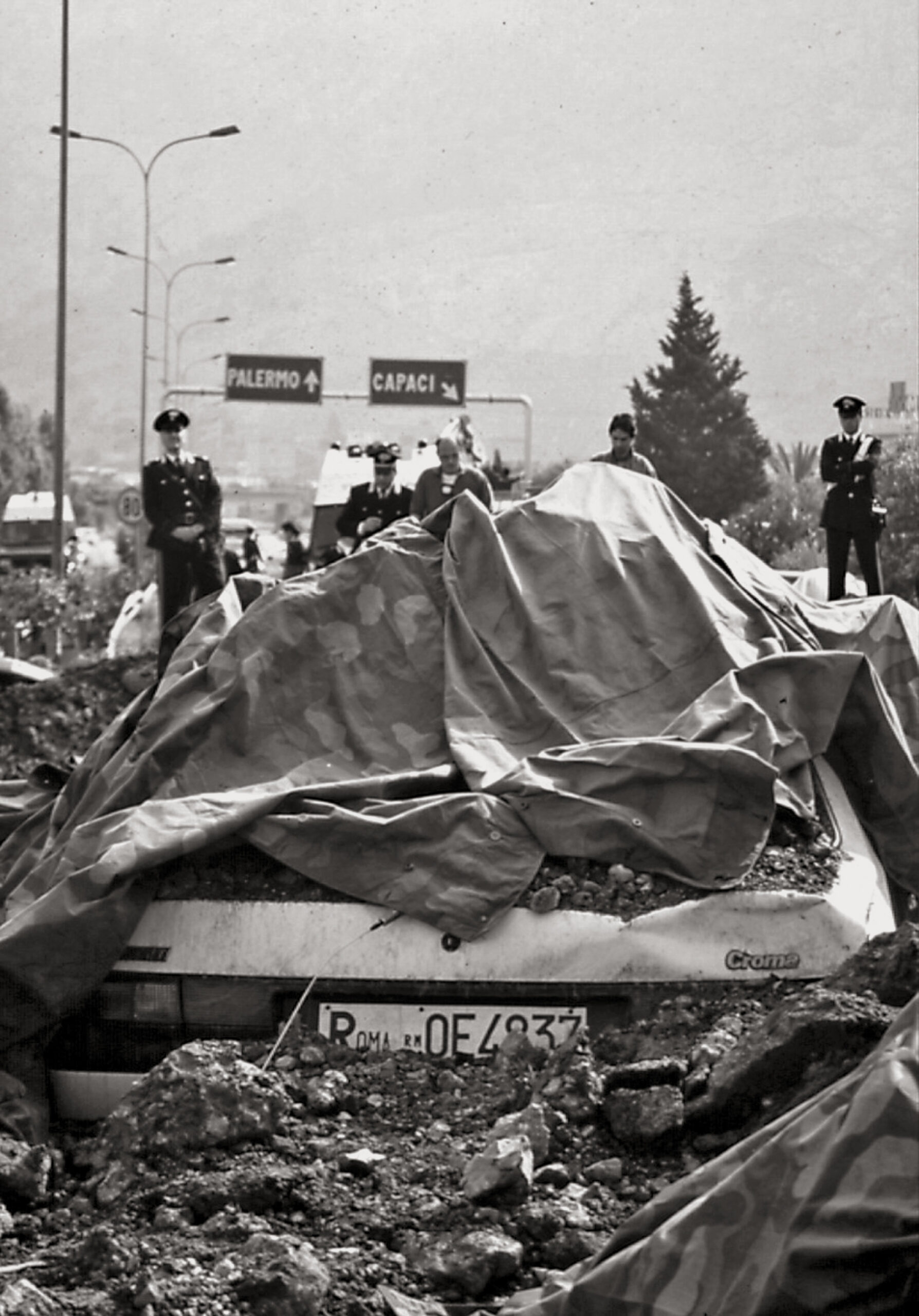 Sicilian mafioso Tommaso Buscetta broke the sacred oath of omertà 40 ...